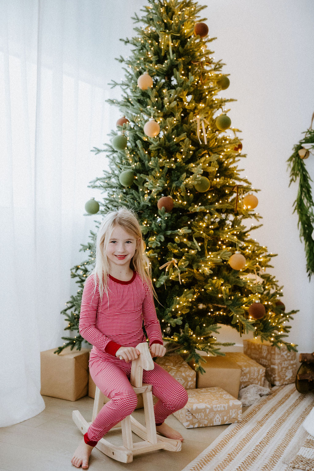 Sunset Snuggles: Irresistibly Soft and Cozy Luxury Blankets